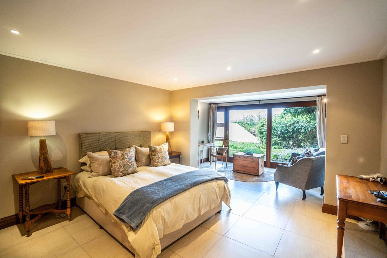 The bloomcore decor trend will let your home’s style blossom | Lew ...